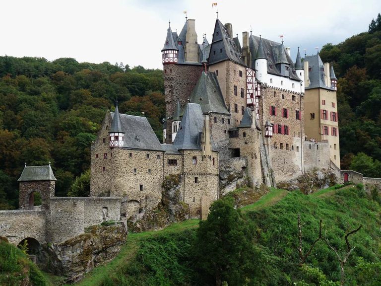 Exploring the haunted castles of Europe - Europe's Castles